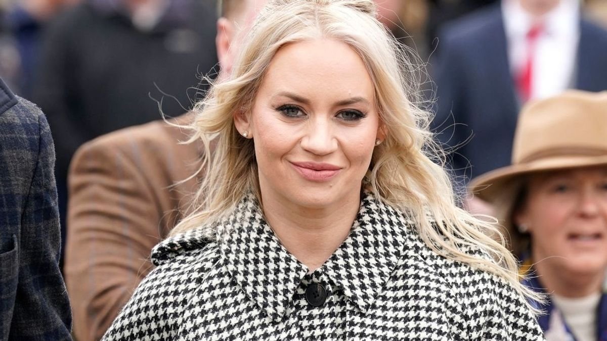 Stars in Country Glamour, Dress Code Revolution