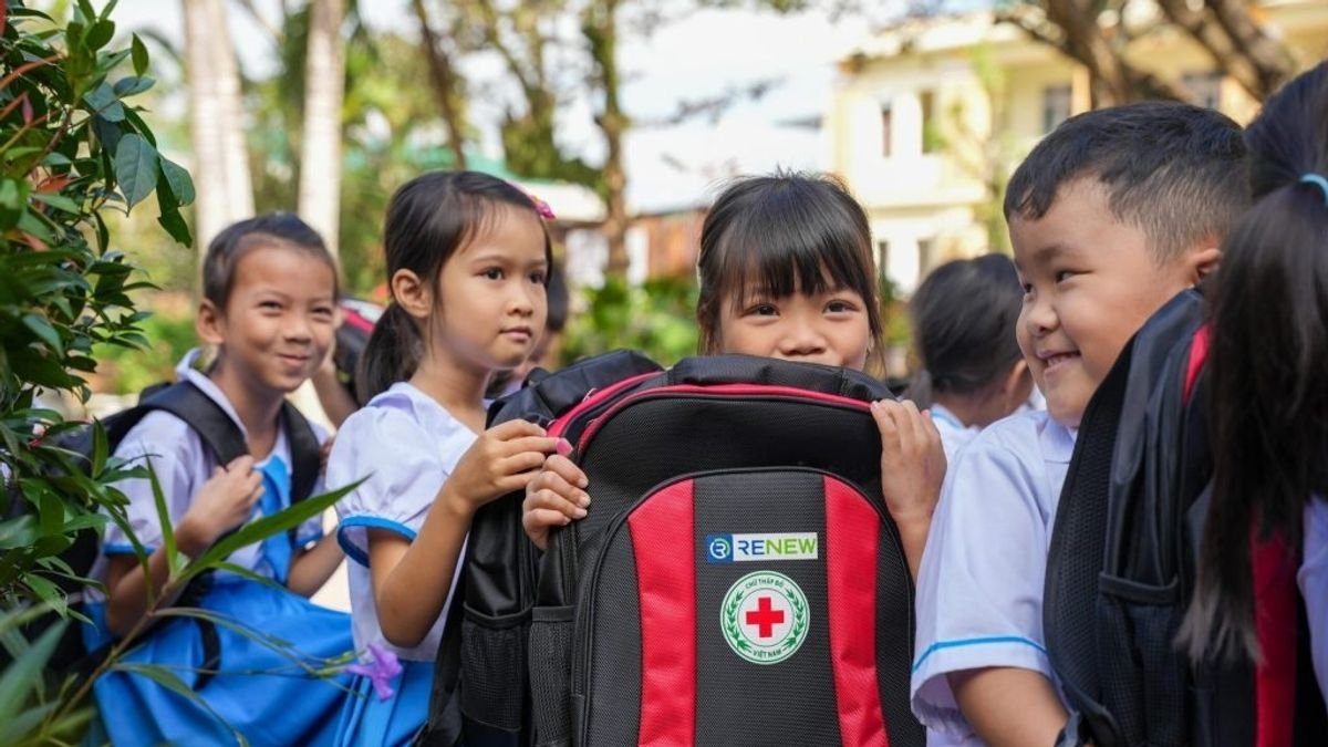 Vietnam Integrates UXO Safety Education in Schools, Aiming for a Safer ...